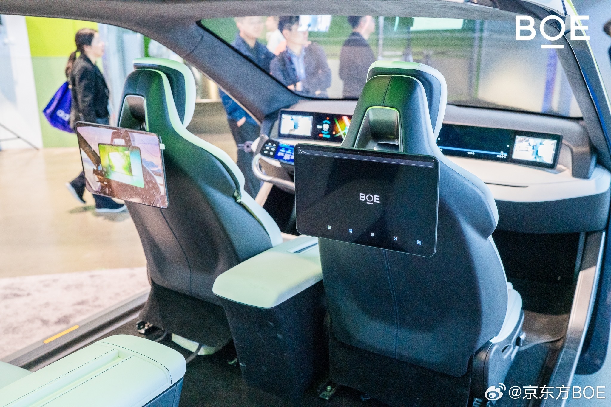 BOE Debuts World’s First OLED Smart Cockpit at SID 2025